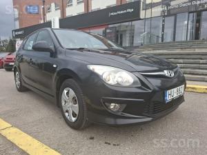 Zils Hyundai i30 2011 Rīga, ar dzinēja tilpumu 1.30 L un nobraukumu 217 tūkst. km par 2500 €, foto  vietnē AUTOMOTO.COM.LV