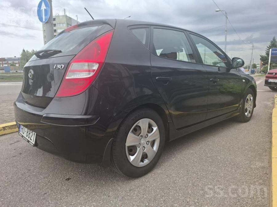 Синий Хендай i30 2011 в Рига, объемом двигателя 1.30 л и пробегом 217 тыс. км за 2500 €, фото 4 на AUTOMOTO.COM.LV