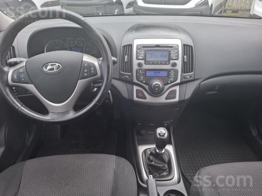 Синий Хендай i30 2011 в Рига, объемом двигателя 1.30 л и пробегом 217 тыс. км за 2500 €, фото 12 на AUTOMOTO.COM.LV