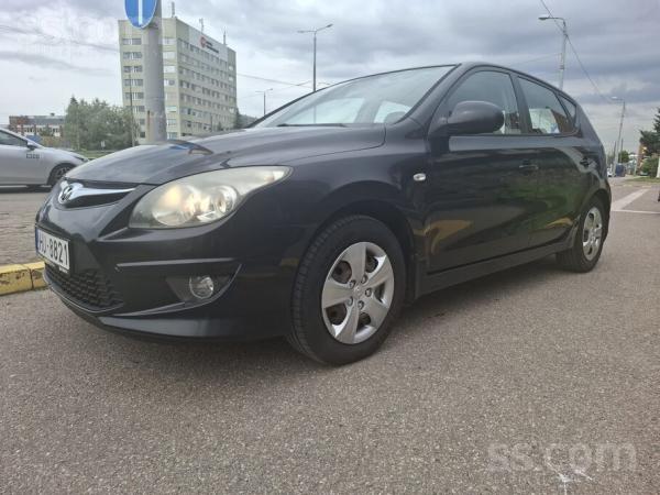 Zils Hyundai i30 2011 Rīga, ar dzinēja tilpumu 1.30 L un nobraukumu 217 tūkst. km par 2500 €, foto 2 vietnē AUTOMOTO.COM.LV
