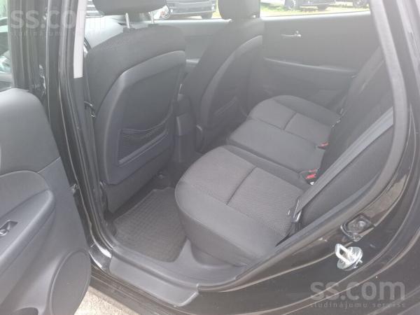 Zils Hyundai i30 2011 Rīga, ar dzinēja tilpumu 1.30 L un nobraukumu 217 tūkst. km par 2500 €, foto 9 vietnē AUTOMOTO.COM.LV