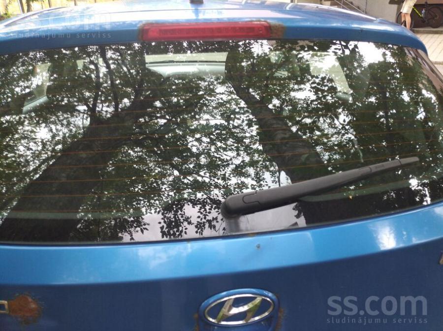 Blue Hyundai i30 2011 in Riga, with an engine capacity of 1.40 L and mileage of 313 thousand km for 1500 €, photo 1 on AUTOMOTO.COM.LV