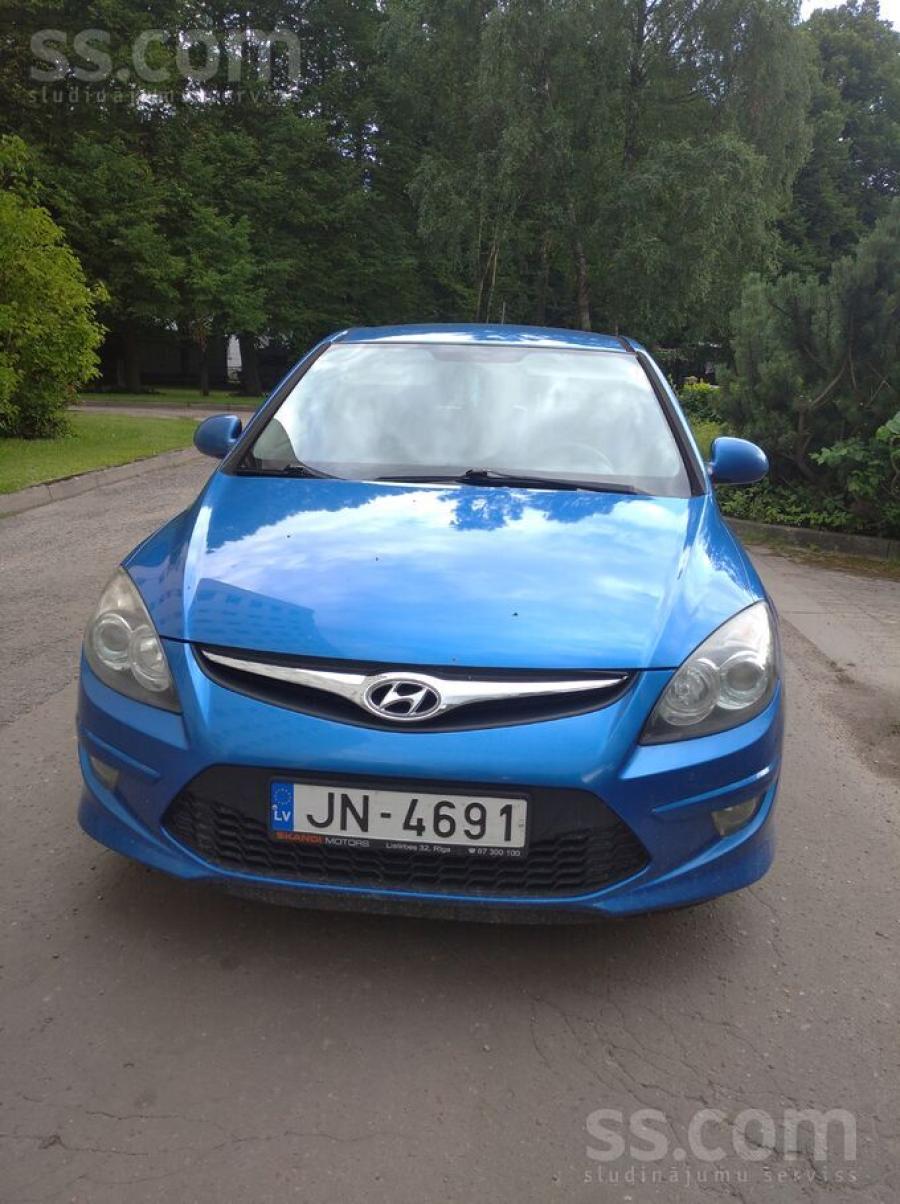 Blue Hyundai i30 2011 in Riga, with an engine capacity of 1.40 L and mileage of 313 thousand km for 1500 €, photo 9 on AUTOMOTO.COM.LV