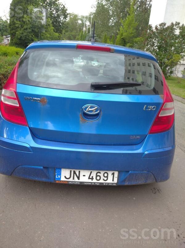 Синий Хендай i30 2011 в Рига, объемом двигателя 1.40 л и пробегом 313 тыс. км за 1500 €, фото 9 на AUTOMOTO.COM.LV