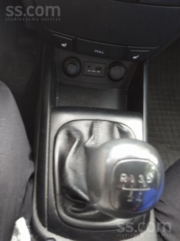Zils Hyundai i30 2011 Rīga, ar dzinēja tilpumu 1.40 L un nobraukumu 313 tūkst. km par 1200 €, foto 4 vietnē AUTOMOTO.COM.LV