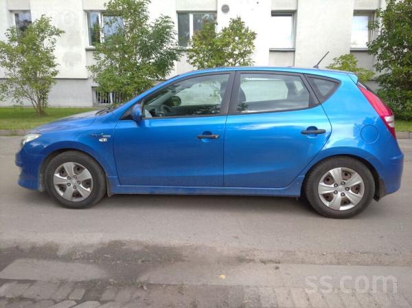 Синий Хендай i30 2011 в Рига, объемом двигателя 1.40 л и пробегом 313 тыс. км за 1000 €, фото 8 на AUTOMOTO.COM.LV