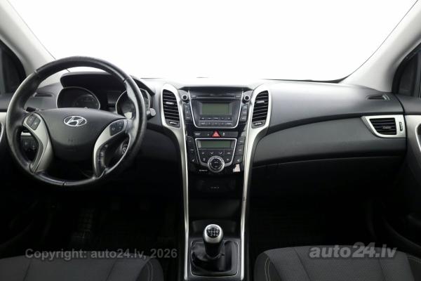 Zils Hyundai i30 2012 Tallina, ar dzinēja tilpumu 1.60 L un nobraukumu 296 tūkst. km par 2499 €, foto 5 vietnē AUTOMOTO.COM.LV