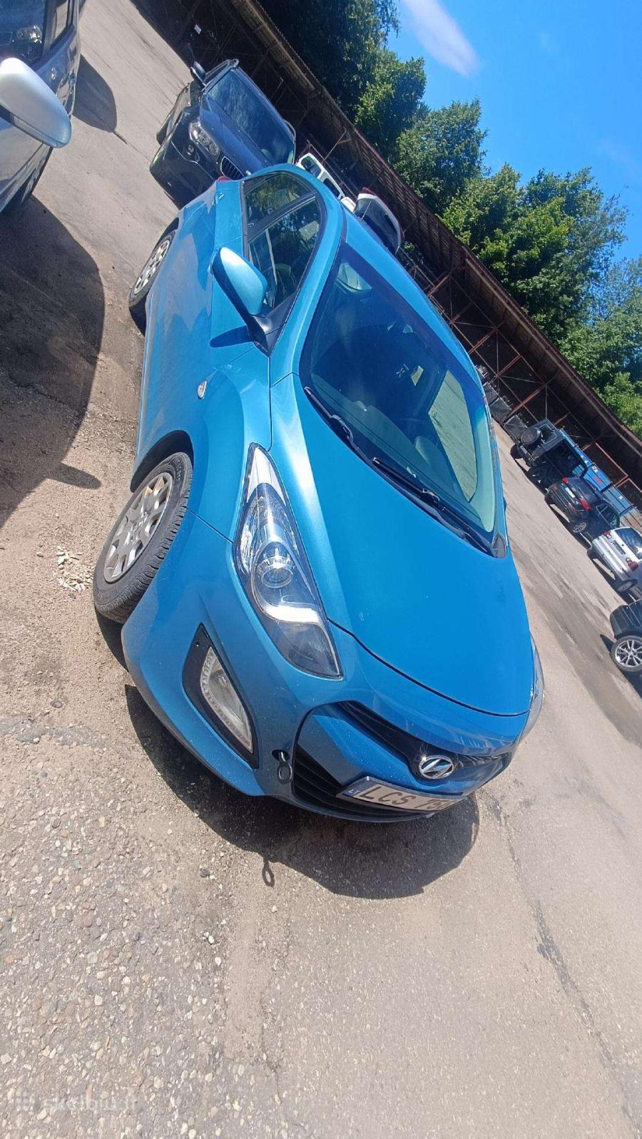 Blue Hyundai i30 2012 in Vilnius, with an engine capacity of 1.40 L and mileage of 267 thousand km for 2200 €, photo 1 on AUTOMOTO.COM.LV