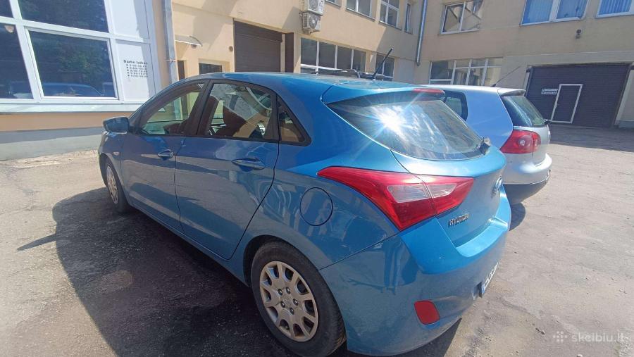 Blue Hyundai i30 2012 in Vilnius, with an engine capacity of 1.40 L and mileage of 267 thousand km for 2200 €, photo 4 on AUTOMOTO.COM.LV