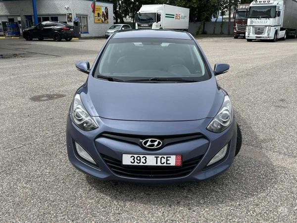 Zils Hyundai i30 2012 Marijampole, ar dzinēja tilpumu 1.59 L un nobraukumu 179 tūkst. km par 5900 €, foto 2 vietnē AUTOMOTO.COM.LV