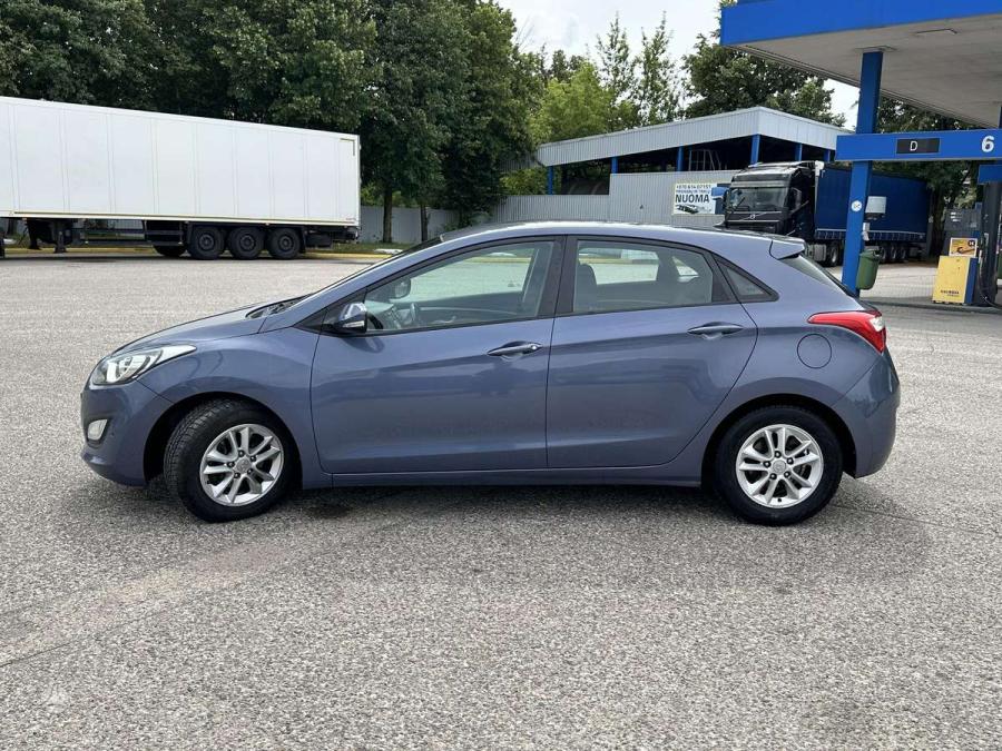 Blue Hyundai i30 2012 in Marijampole, with an engine capacity of 1.59 L and mileage of 179 thousand km for 5900 €, photo 5 on AUTOMOTO.COM.LV