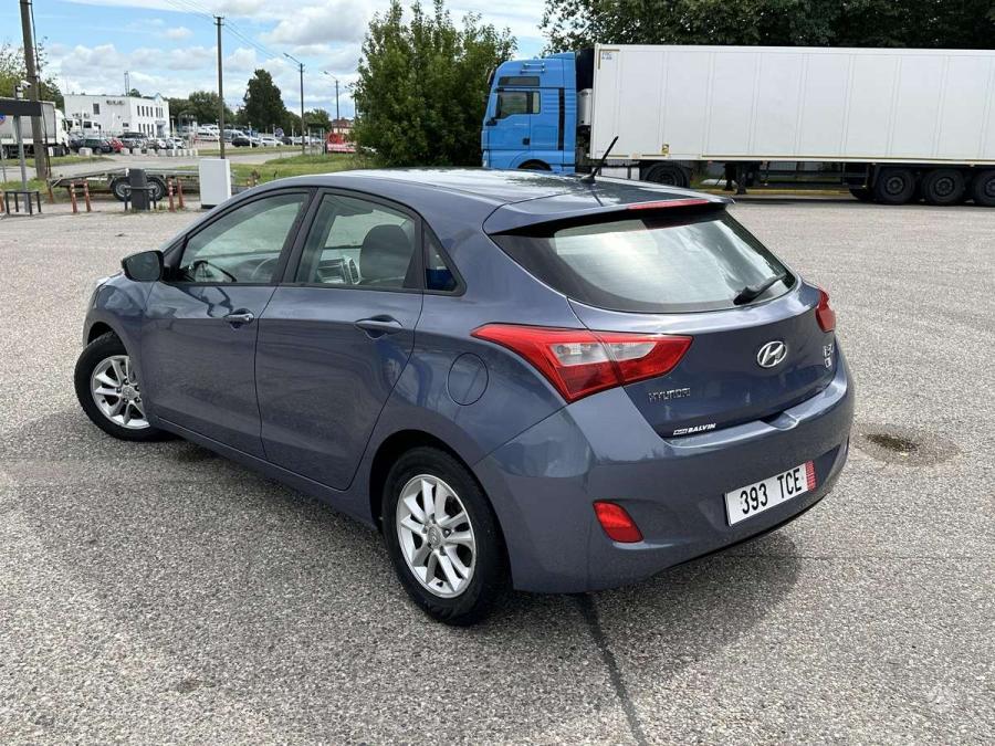 Blue Hyundai i30 2012 in Marijampole, with an engine capacity of 1.59 L and mileage of 179 thousand km for 5900 €, photo 6 on AUTOMOTO.COM.LV