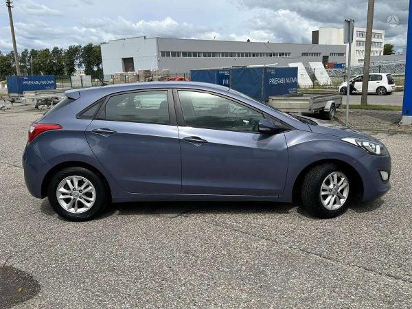 Zils Hyundai i30 2012 Marijampole, ar dzinēja tilpumu 1.59 L un nobraukumu 179 tūkst. km par 5900 €, foto 6 vietnē AUTOMOTO.COM.LV