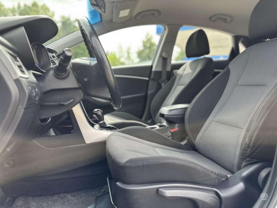 Blue Hyundai i30 2012 in Marijampole, with an engine capacity of 1.59 L and mileage of 179 thousand km for 5900 €, photo 11 on AUTOMOTO.COM.LV