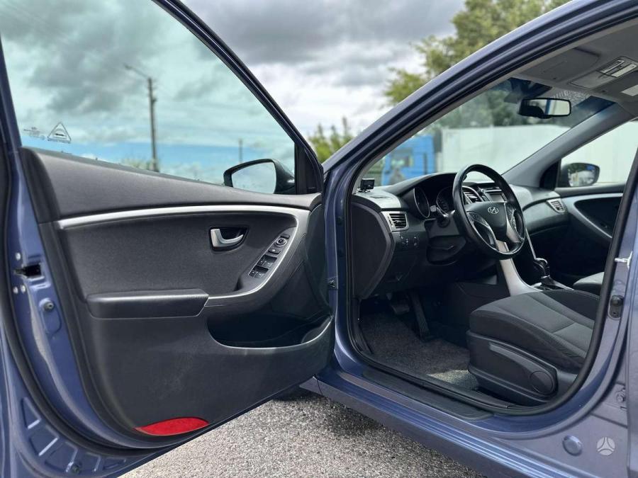 Blue Hyundai i30 2012 in Marijampole, with an engine capacity of 1.59 L and mileage of 179 thousand km for 5900 €, photo 12 on AUTOMOTO.COM.LV