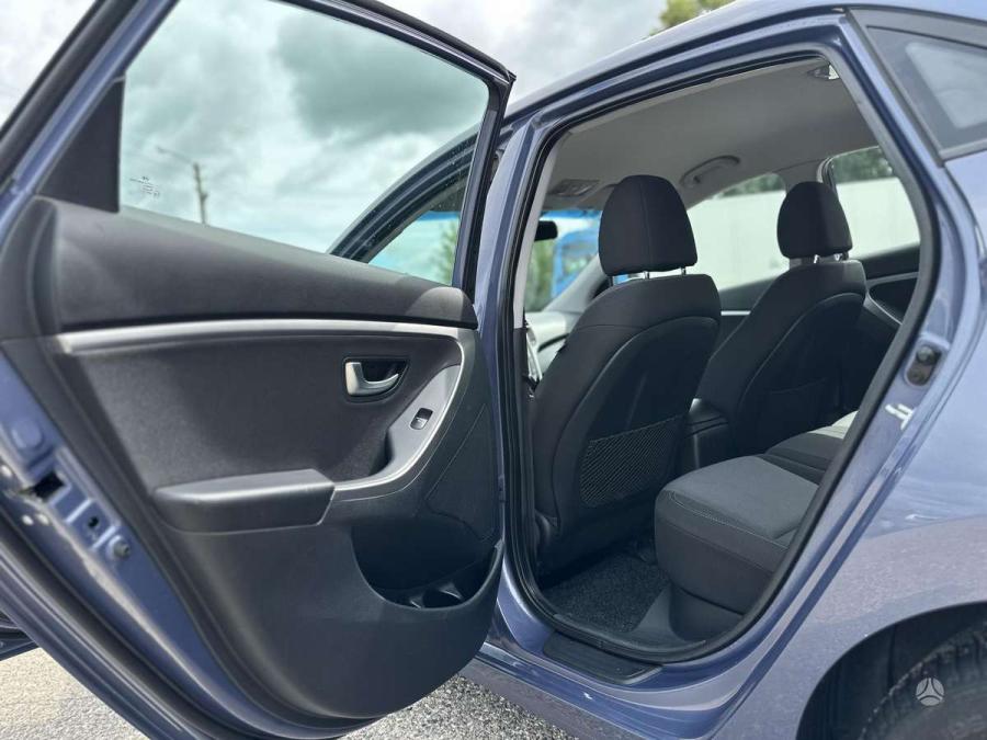 Blue Hyundai i30 2012 in Marijampole, with an engine capacity of 1.59 L and mileage of 179 thousand km for 5900 €, photo 14 on AUTOMOTO.COM.LV
