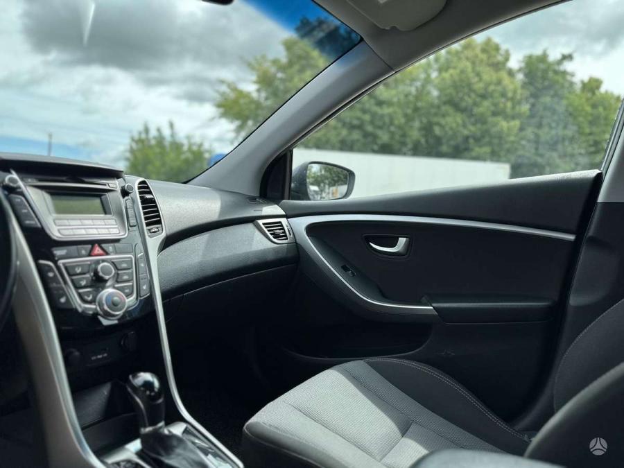 Blue Hyundai i30 2012 in Marijampole, with an engine capacity of 1.59 L and mileage of 179 thousand km for 5900 €, photo 15 on AUTOMOTO.COM.LV