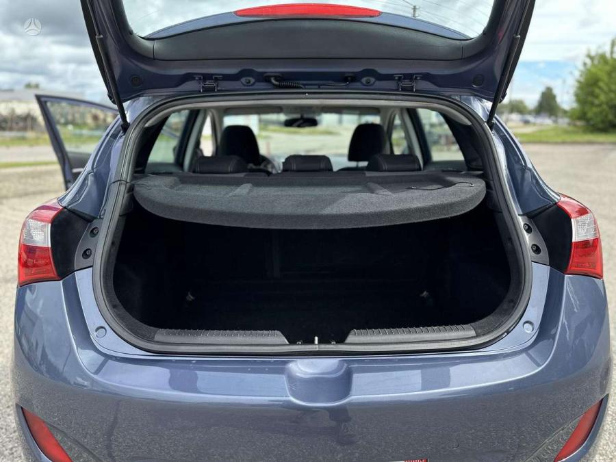 Blue Hyundai i30 2012 in Marijampole, with an engine capacity of 1.59 L and mileage of 179 thousand km for 5900 €, photo 18 on AUTOMOTO.COM.LV