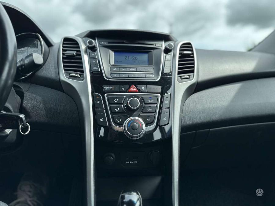 Blue Hyundai i30 2012 in Marijampole, with an engine capacity of 1.59 L and mileage of 179 thousand km for 5900 €, photo 21 on AUTOMOTO.COM.LV
