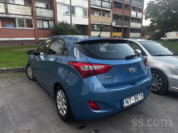 Zils Hyundai i30 2013 Rīga, ar dzinēja tilpumu 1.60 L un nobraukumu 179 tūkst. km par 6550 €, foto 3 vietnē AUTOMOTO.COM.LV