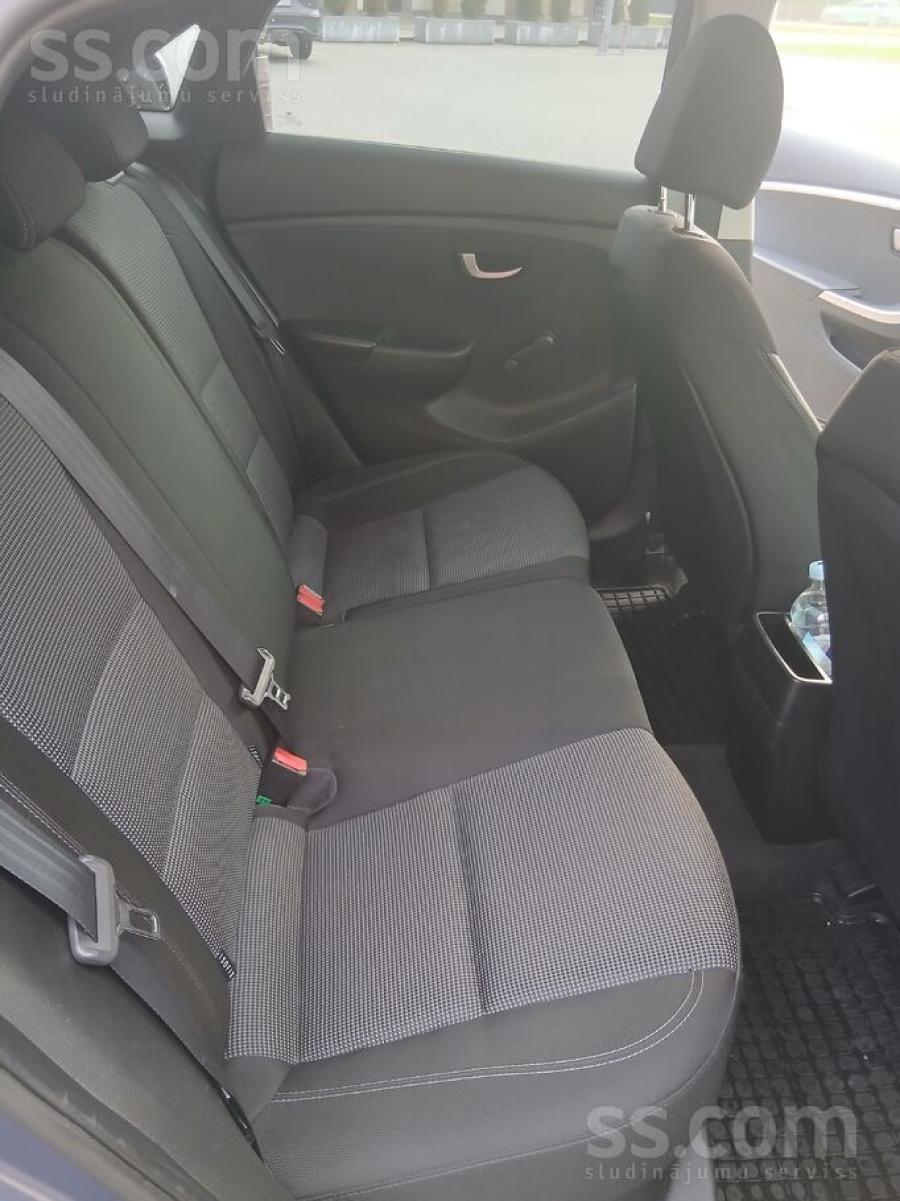 Zils Hyundai i30 2013 Rīga, ar dzinēja tilpumu 1.40 L un nobraukumu 143 tūkst. km par 4700 €, foto 6 vietnē AUTOMOTO.COM.LV