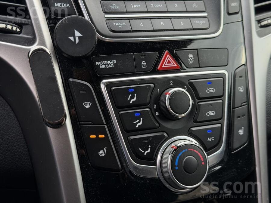 Zils Hyundai i30 2013 Rīga, ar dzinēja tilpumu 1.40 L un nobraukumu 166 tūkst. km par 4200 €, foto 8 vietnē AUTOMOTO.COM.LV