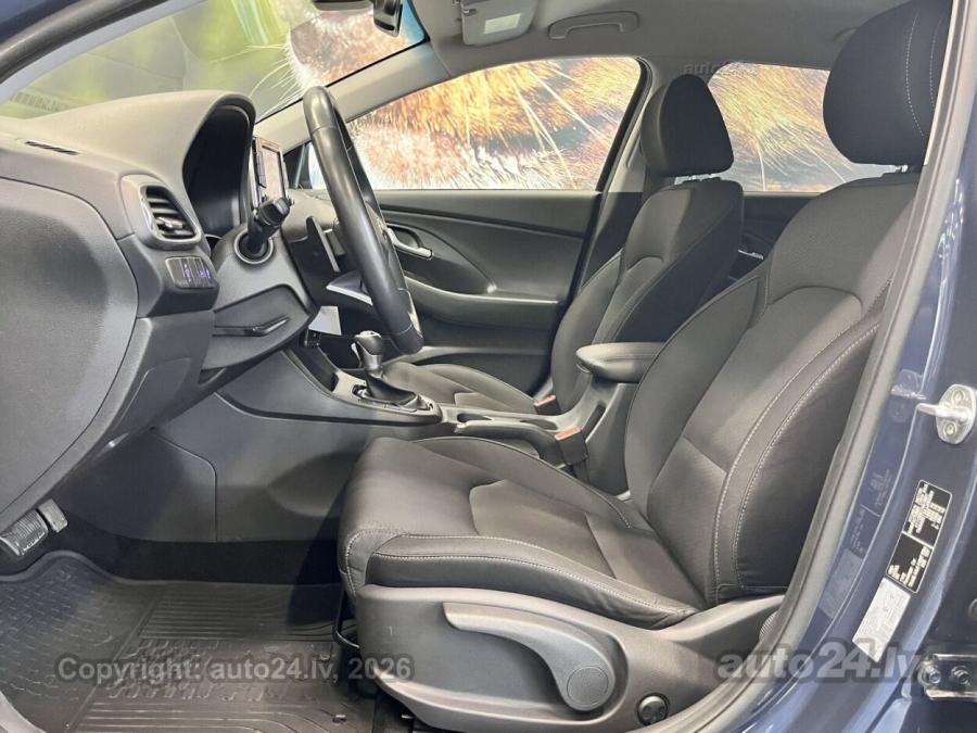 Zils Hyundai i30 2017 Tallina, ar dzinēja tilpumu 1.40 L un nobraukumu 95 tūkst. km par 10900 €, foto 9 vietnē AUTOMOTO.COM.LV
