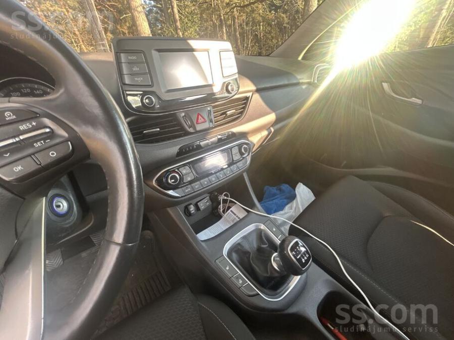 Zils Hyundai i30 2017 Rīga, ar dzinēja tilpumu 1.00 L un nobraukumu 174 tūkst. km par 7200 €, foto 10 vietnē AUTOMOTO.COM.LV