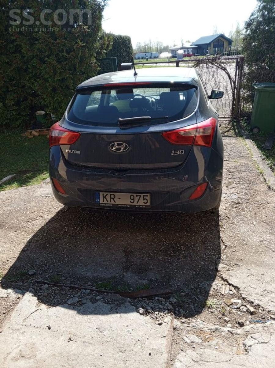 Zils Hyundai i30 2017 Rīga, ar dzinēja tilpumu 1.40 L un nobraukumu 134 tūkst. km par 8000 €, foto 4 vietnē AUTOMOTO.COM.LV
