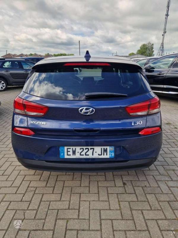 Zils Hyundai i30 2018 Tauragė, ar dzinēja tilpumu 1.58 L un nobraukumu 240 tūkst. km par 6400 €, foto 5 vietnē AUTOMOTO.COM.LV