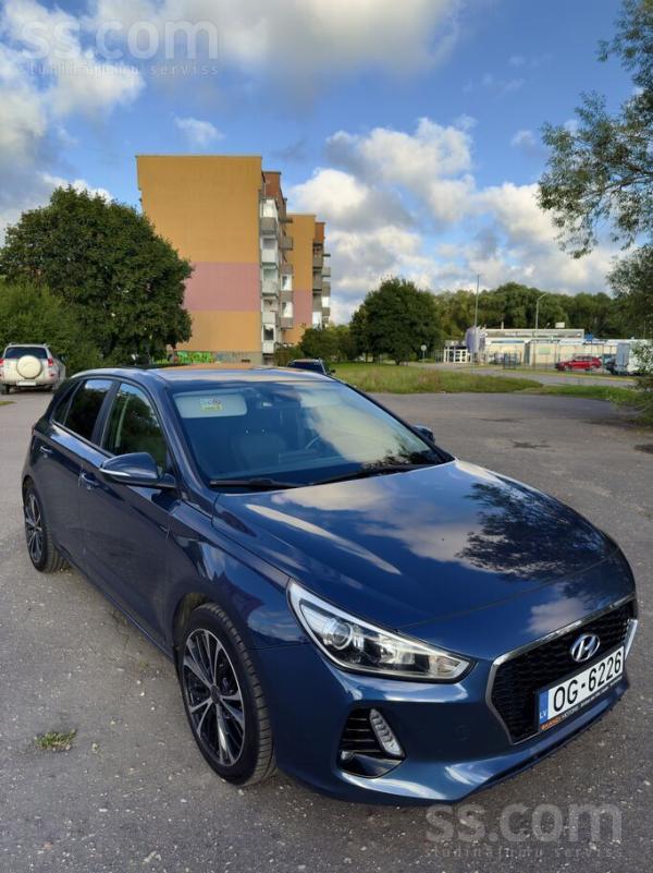 Zils Hyundai i30 2018 Liepāja, ar dzinēja tilpumu 1.40 L un nobraukumu 118 tūkst. km par 11800 €, foto  vietnē AUTOMOTO.COM.LV