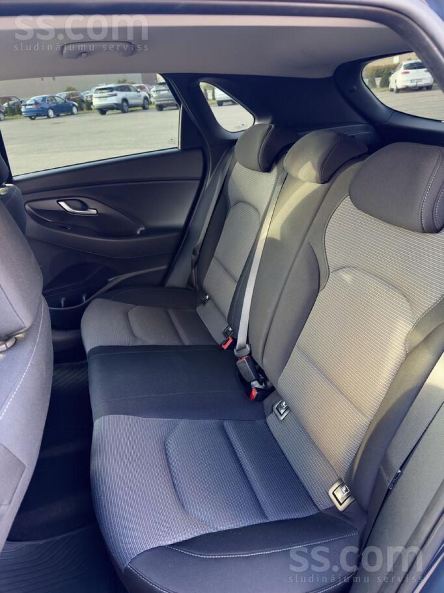 Zils Hyundai i30 2018 Liepāja, ar dzinēja tilpumu 1.40 L un nobraukumu 118 tūkst. km par 11800 €, foto 10 vietnē AUTOMOTO.COM.LV