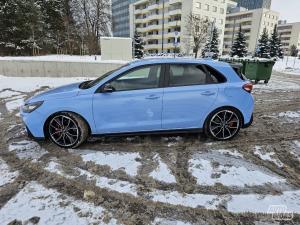 Zils Hyundai i30 2019 Viļņa, ar dzinēja tilpumu 2.00 L un nobraukumu 145 tūkst. km par 19500 €, foto  vietnē AUTOMOTO.COM.LV