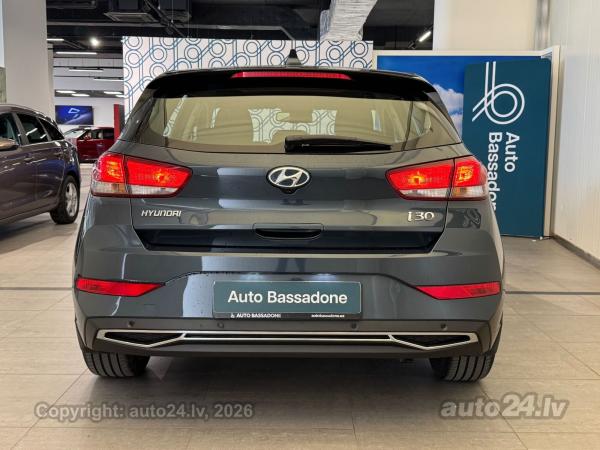 Blue Hyundai i30 2024 in Tallinn, with an engine capacity of 1.00 L and mileage of 30 thousand km for 19400 €, photo 5 on AUTOMOTO.COM.LV
