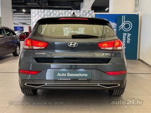 Blue Hyundai i30 2024 in Tallinn, with an engine capacity of 1.00 L and mileage of 30 thousand km for 19400 €, photo 6 on AUTOMOTO.COM.LV
