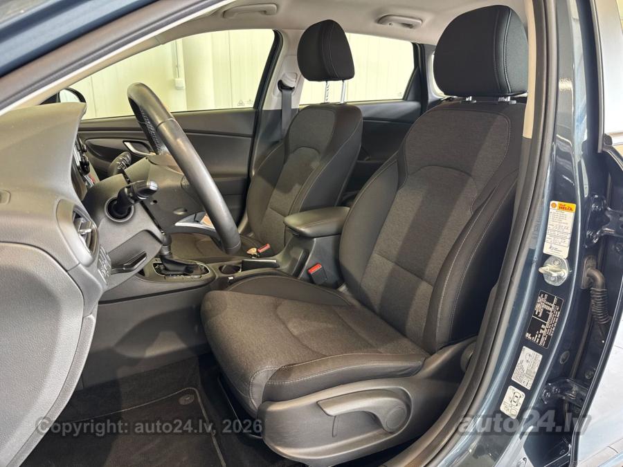 Blue Hyundai i30 2024 in Tallinn, with an engine capacity of 1.00 L and mileage of 30 thousand km for 19400 €, photo 10 on AUTOMOTO.COM.LV
