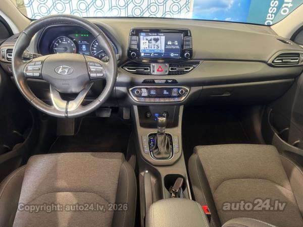 Blue Hyundai i30 2024 in Tallinn, with an engine capacity of 1.00 L and mileage of 30 thousand km for 19400 €, photo 10 on AUTOMOTO.COM.LV