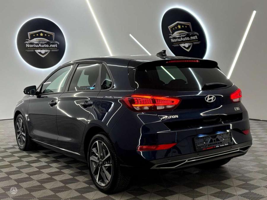 Zils Hyundai i30 2024 Marijampole, ar dzinēja tilpumu 1.00 L un nobraukumu 7 tūkst. km par 14999 €, foto 21 vietnē AUTOMOTO.COM.LV