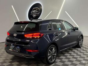Zils Hyundai i30 2024 Marijampole, ar dzinēja tilpumu 1.00 L un nobraukumu 7 tūkst. km par 14999 €, foto 22 vietnē AUTOMOTO.COM.LV