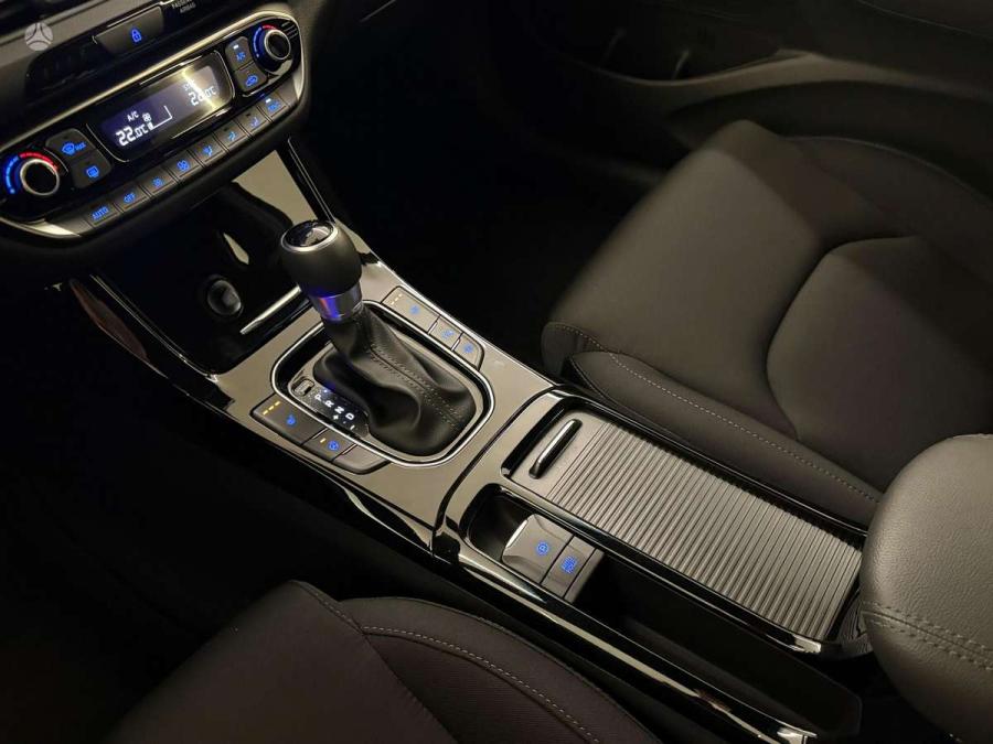 Zils Hyundai i30 2024 Marijampole, ar dzinēja tilpumu 1.00 L un nobraukumu 7 tūkst. km par 14999 €, foto 24 vietnē AUTOMOTO.COM.LV