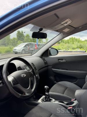 Zils Hyundai i30 2010 Aizkraukle, ar dzinēja tilpumu 1.60 L un nobraukumu 400 tūkst. km par 2370 €, foto 6 vietnē AUTOMOTO.COM.LV