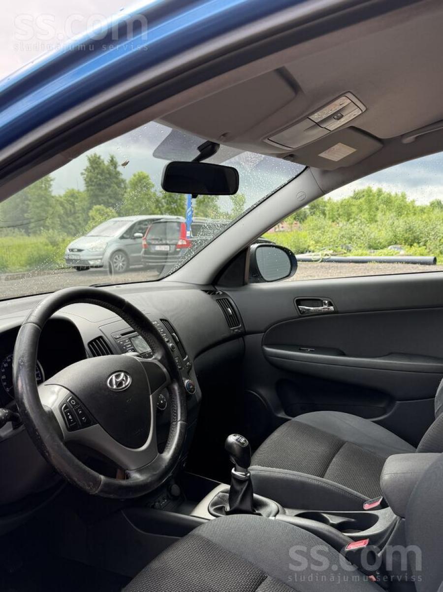 Zils Hyundai i30 2010 Aizkraukle, ar dzinēja tilpumu 1.60 L un nobraukumu 400 tūkst. km par 2370 €, foto 6 vietnē AUTOMOTO.COM.LV