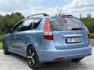 Blue Hyundai i30 2011 in Cesis, with an engine capacity of 1.60 L and mileage of 213 thousand km for 2500 €, photo 7 on AUTOMOTO.COM.LV