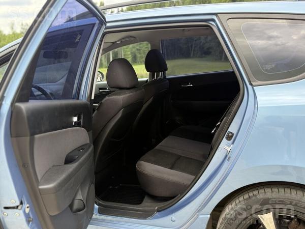 Zils Hyundai i30 2011 Cēsis, ar dzinēja tilpumu 1.60 L un nobraukumu 213 tūkst. km par 2500 €, foto 9 vietnē AUTOMOTO.COM.LV