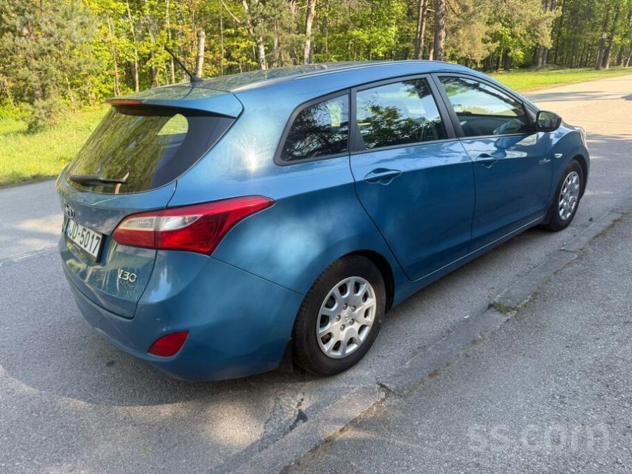 Blue Hyundai i30 2012 in Riga, with an engine capacity of 1.40 L and mileage of 151 thousand km for 4500 €, photo 3 on AUTOMOTO.COM.LV