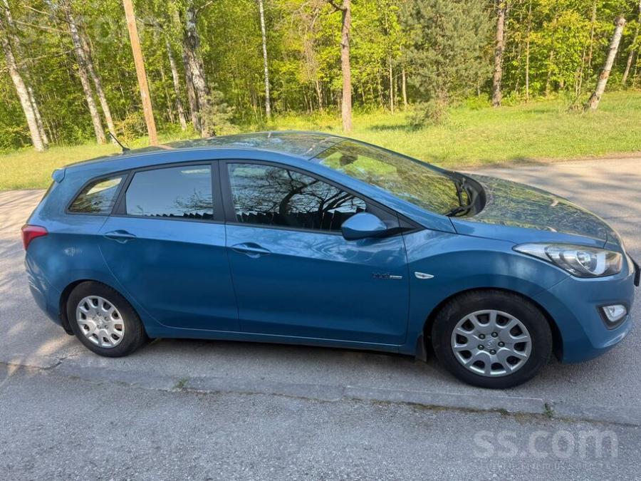 Blue Hyundai i30 2012 in Riga, with an engine capacity of 1.40 L and mileage of 151 thousand km for 4500 €, photo 6 on AUTOMOTO.COM.LV