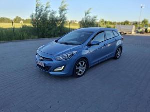Blue Hyundai i30 2012 in Kaunas, with an engine capacity of 1.58 L and mileage of 268 thousand km for 3600 €, photo 3 on AUTOMOTO.COM.LV