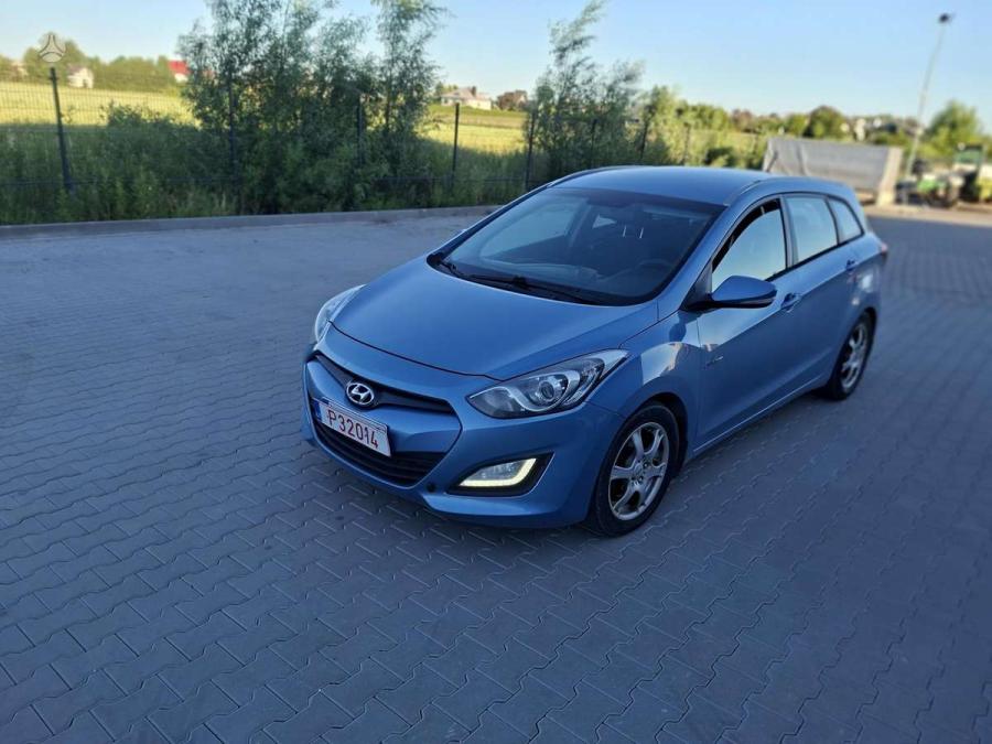 Blue Hyundai i30 2012 in Kaunas, with an engine capacity of 1.58 L and mileage of 268 thousand km for 3600 €, photo 5 on AUTOMOTO.COM.LV