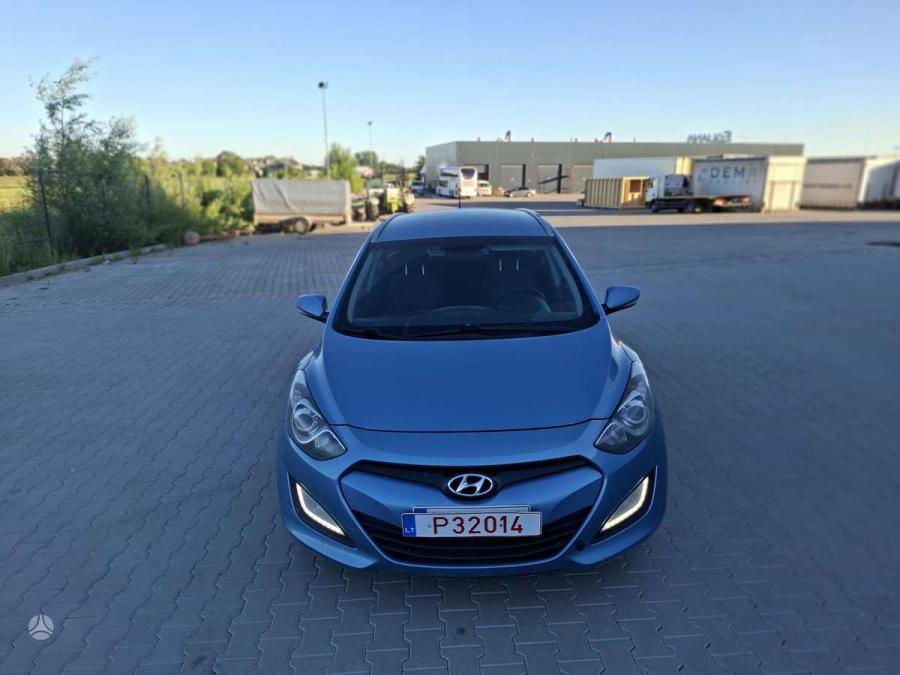 Blue Hyundai i30 2012 in Kaunas, with an engine capacity of 1.58 L and mileage of 268 thousand km for 3600 €, photo 7 on AUTOMOTO.COM.LV