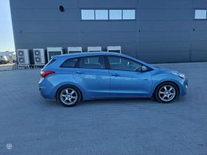 Blue Hyundai i30 2012 in Kaunas, with an engine capacity of 1.58 L and mileage of 268 thousand km for 3600 €, photo 10 on AUTOMOTO.COM.LV